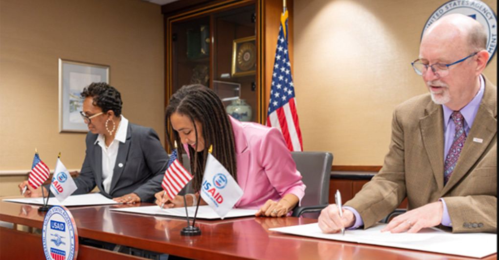 AFGE | AFGE Local 1534, USAID Sign Charter Establishing Labor ...