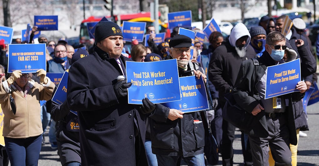 Afge Trump Ends Collective Bargaining At Tsa In Retaliation Against Afge